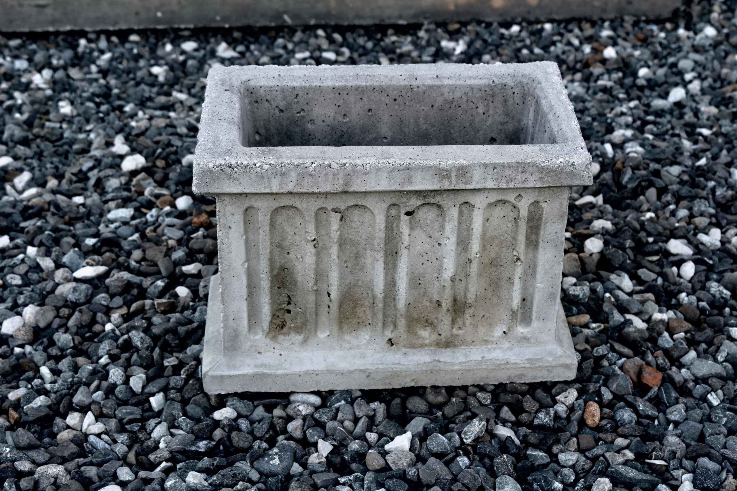 Colonial Planter - Del Zotto of the Bahamas - Steel & Concrete Products